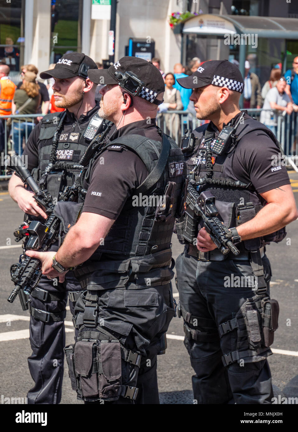 Armed Thames Valley Police, outside Windsor Castle, Windsor Castle ...