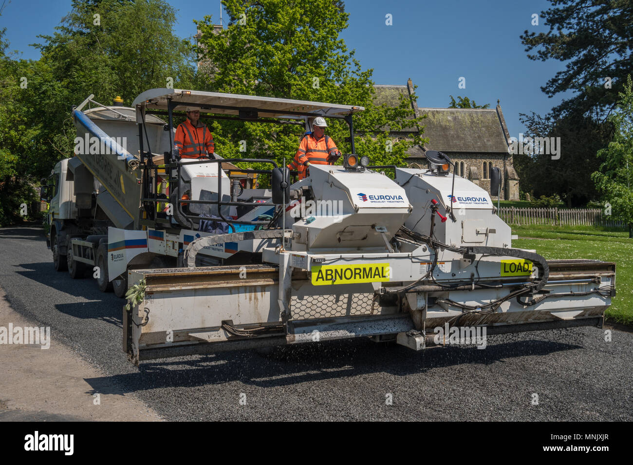 Road construction workers hi-res stock photography and images - Alamy