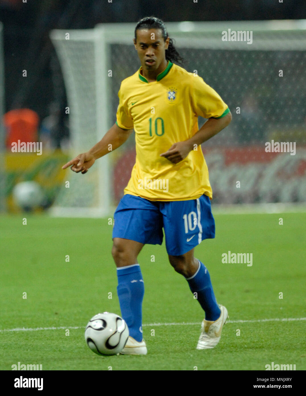 Ronaldinho brasil 2006 hi-res stock photography and images - Alamy