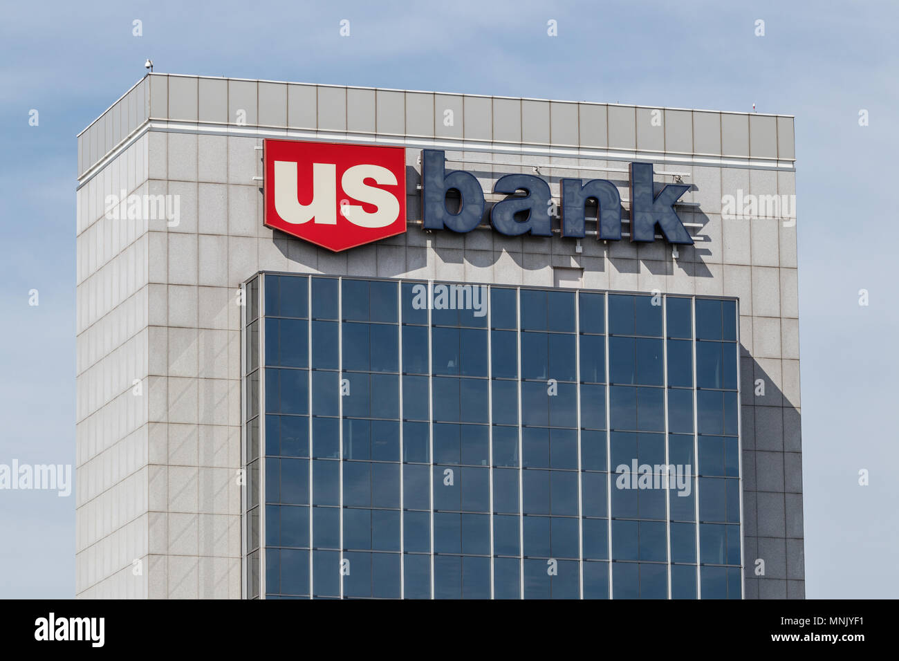 Chicago - Circa May 2018: U.S. Bank and Loan Branch. US Bank is ranked ...