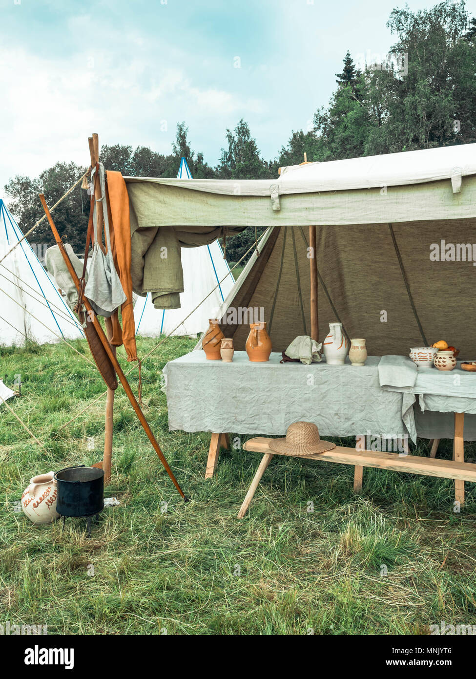 Crockery medieval hi-res stock photography and images - Alamy