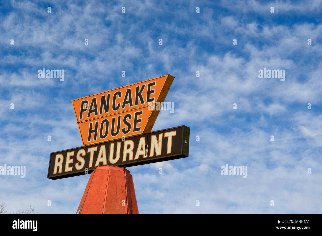 Vintage roadside restaurant sign route 66 hi-res stock photography and ...