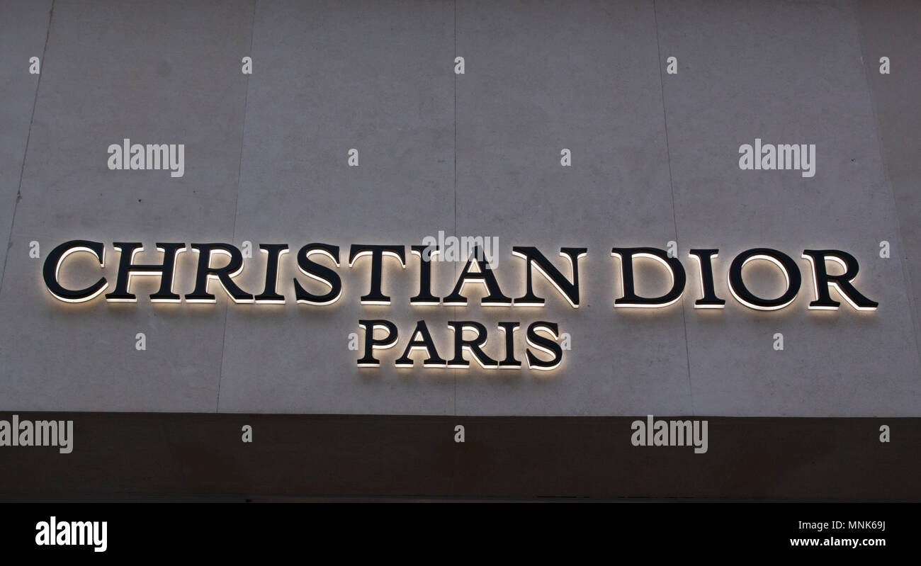 Dior Sign Luxury Store Stock Photos & Dior Sign Luxury Store Stock ...