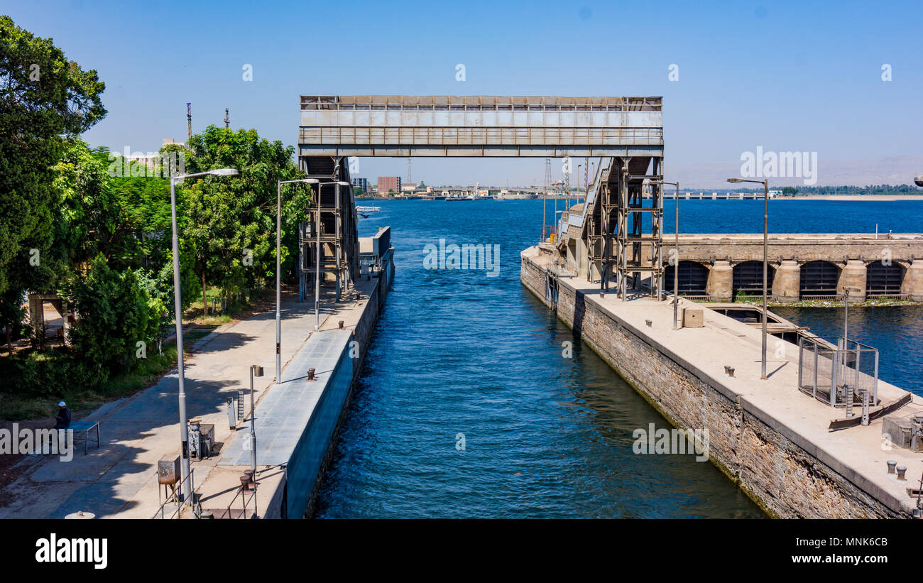 Esna dam on the Nile River, Egypt Stock Photo - Alamy