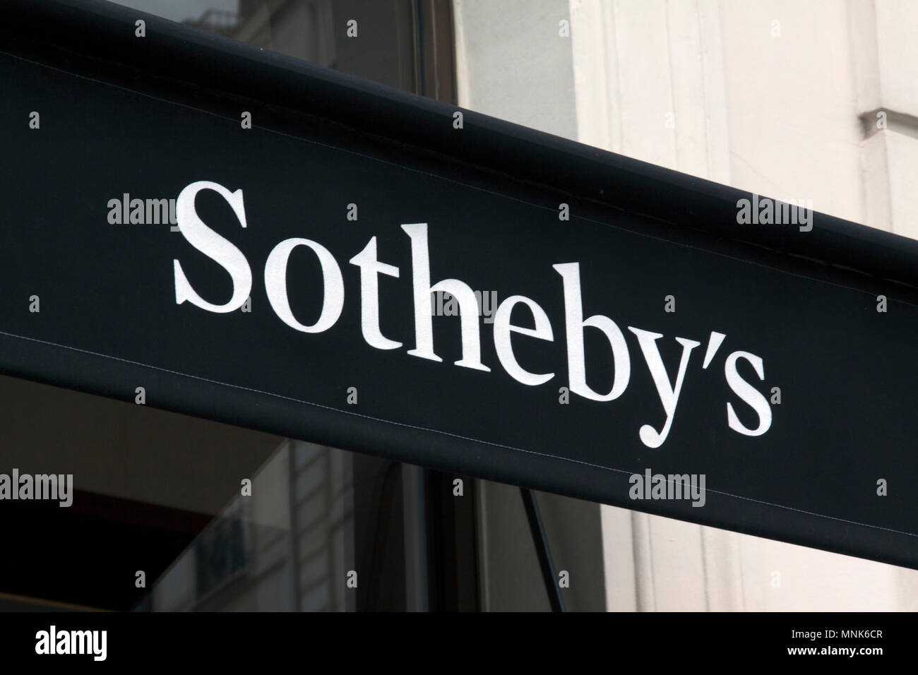Sothebys logo hi-res stock photography and images - Alamy