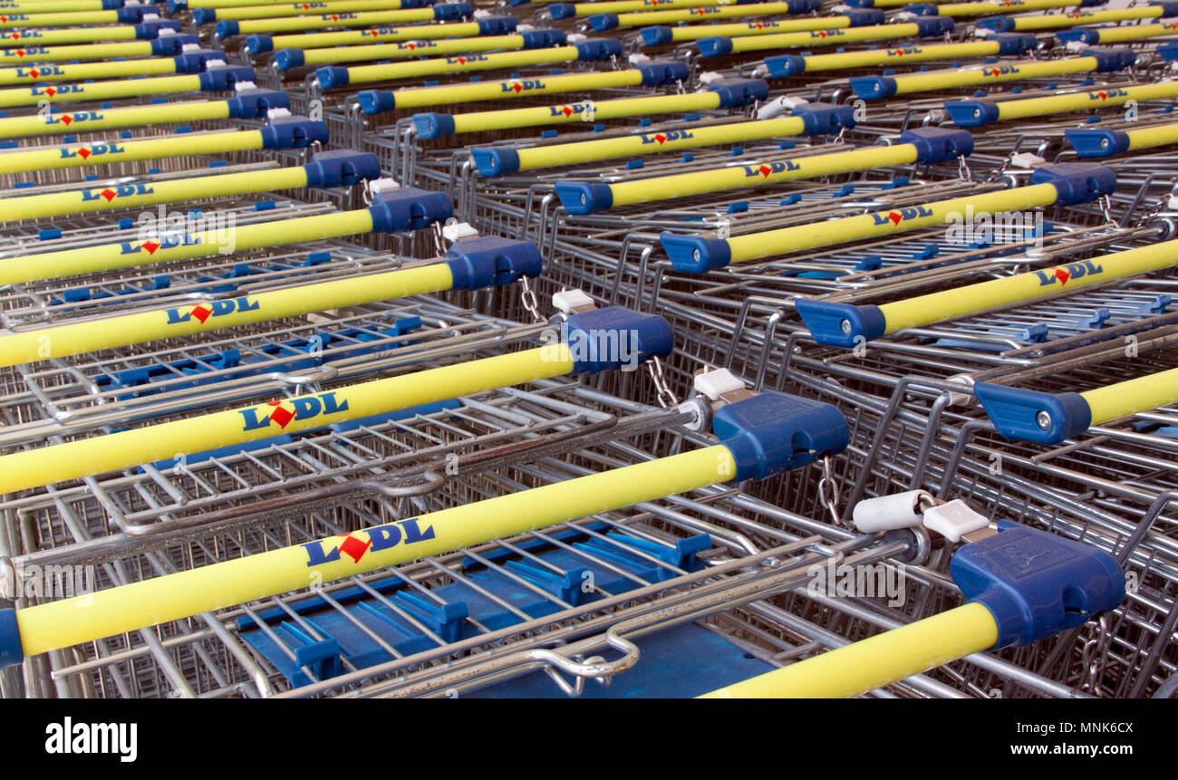 Lidl in france hi-res stock photography and images - Alamy