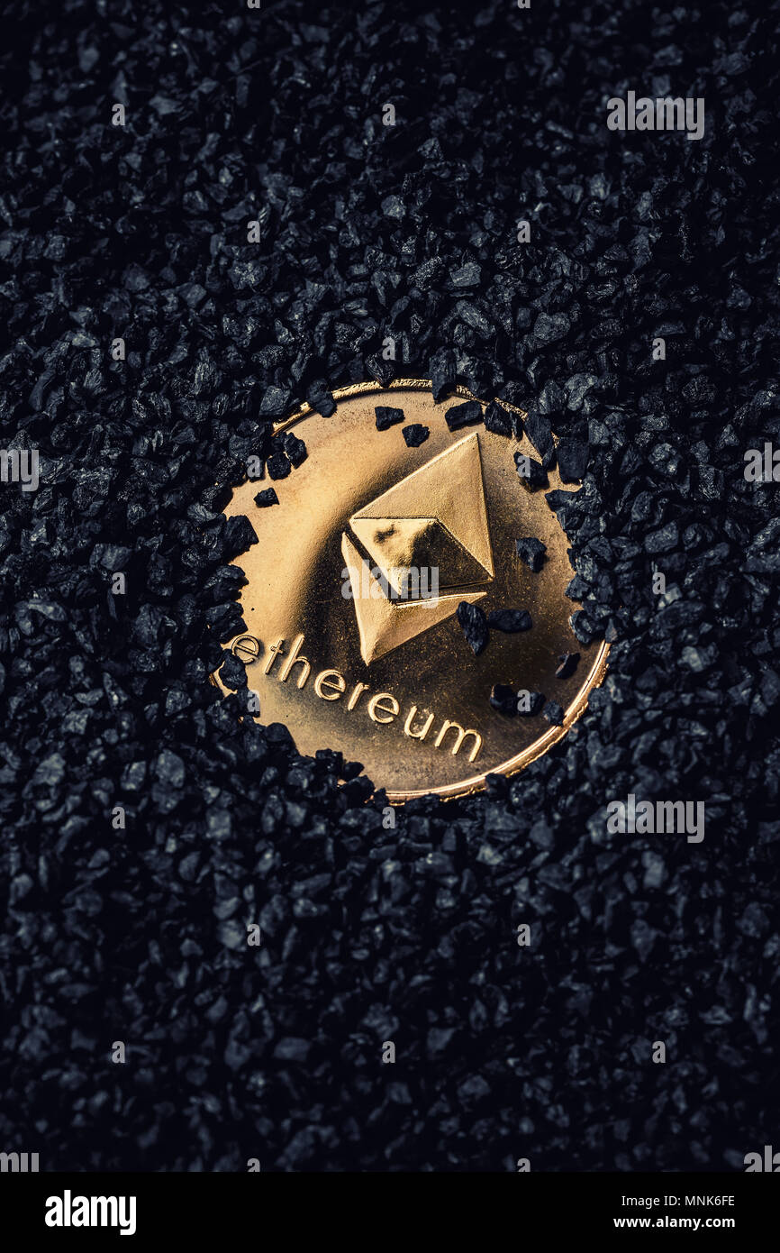 Gold ethereum coins hi-res stock photography and images - Alamy