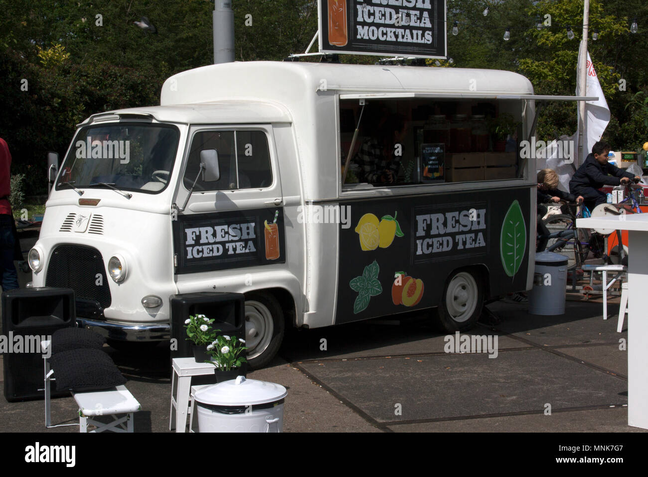 Selling ice tea hi-res stock photography and images - Alamy
