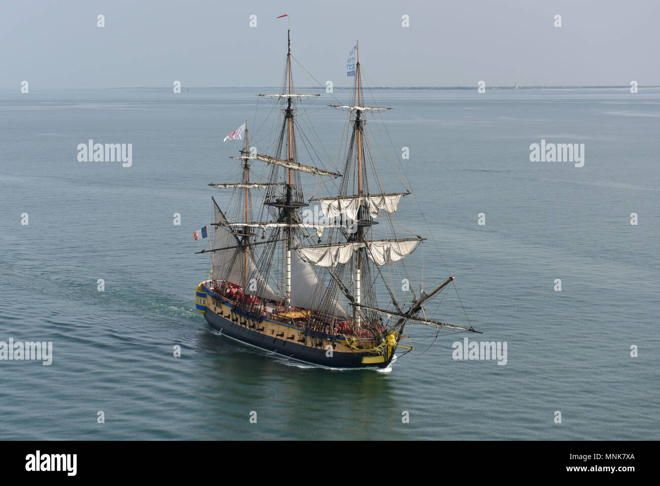 18th century royal navy frigate hi-res stock photography and images - Alamy