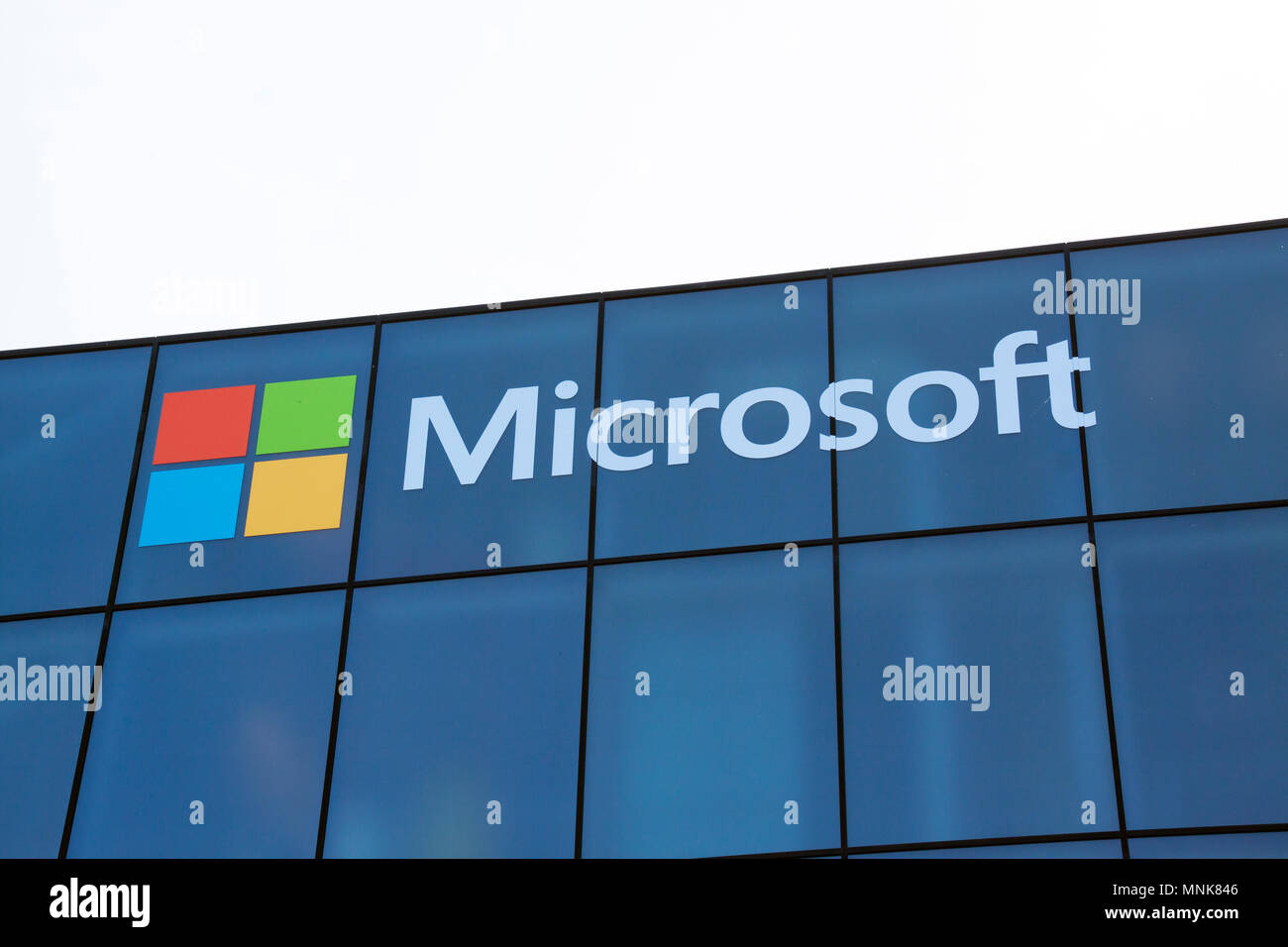 Microsoft building sign letters hi-res stock photography and images - Alamy