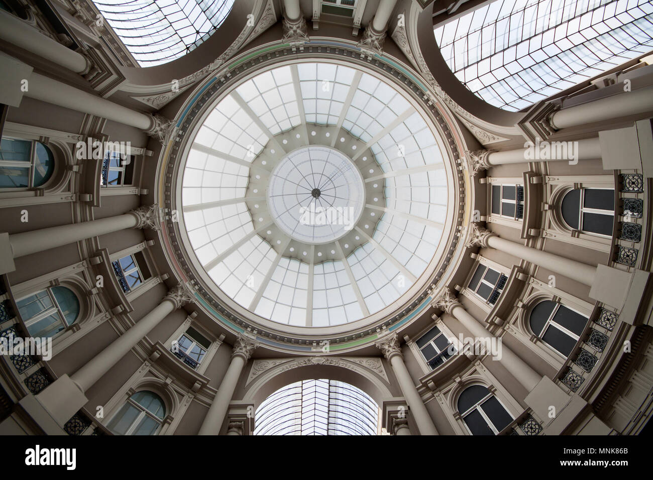 Inside the national gallery dome hi-res stock photography and images ...
