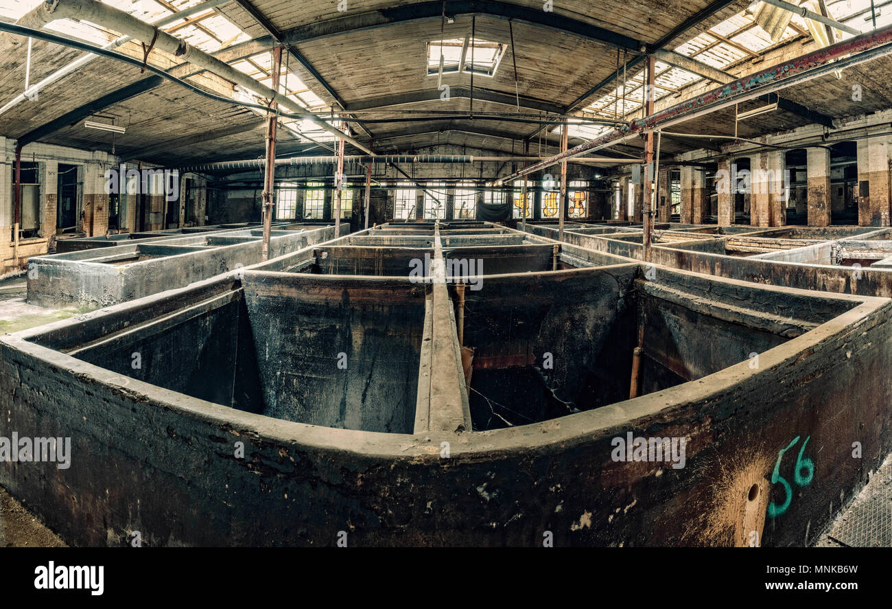 Dilapidated factory hall hi-res stock photography and images - Alamy