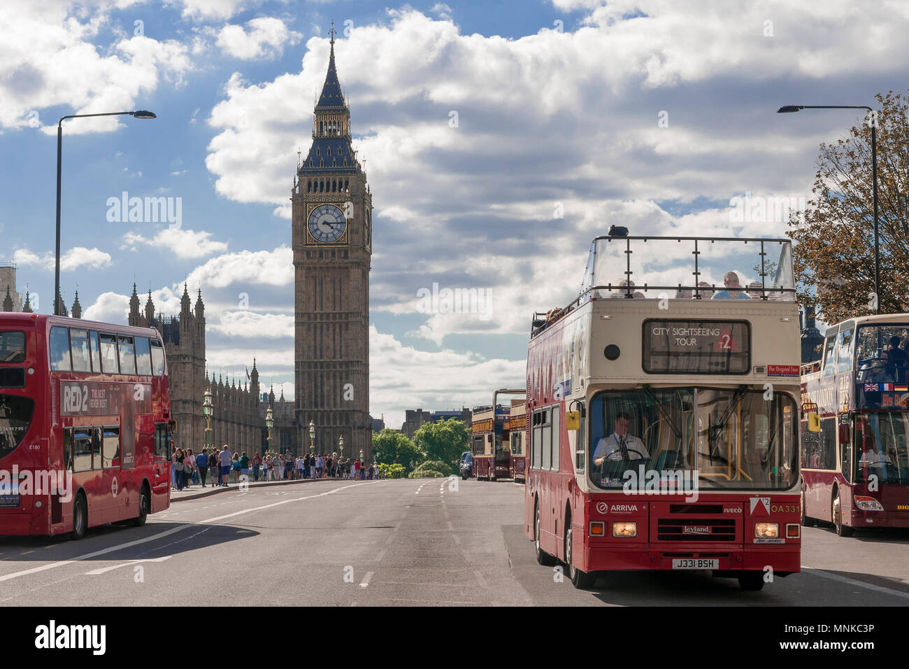 Double decker bus on tower bridge hi-res stock photography and images ...