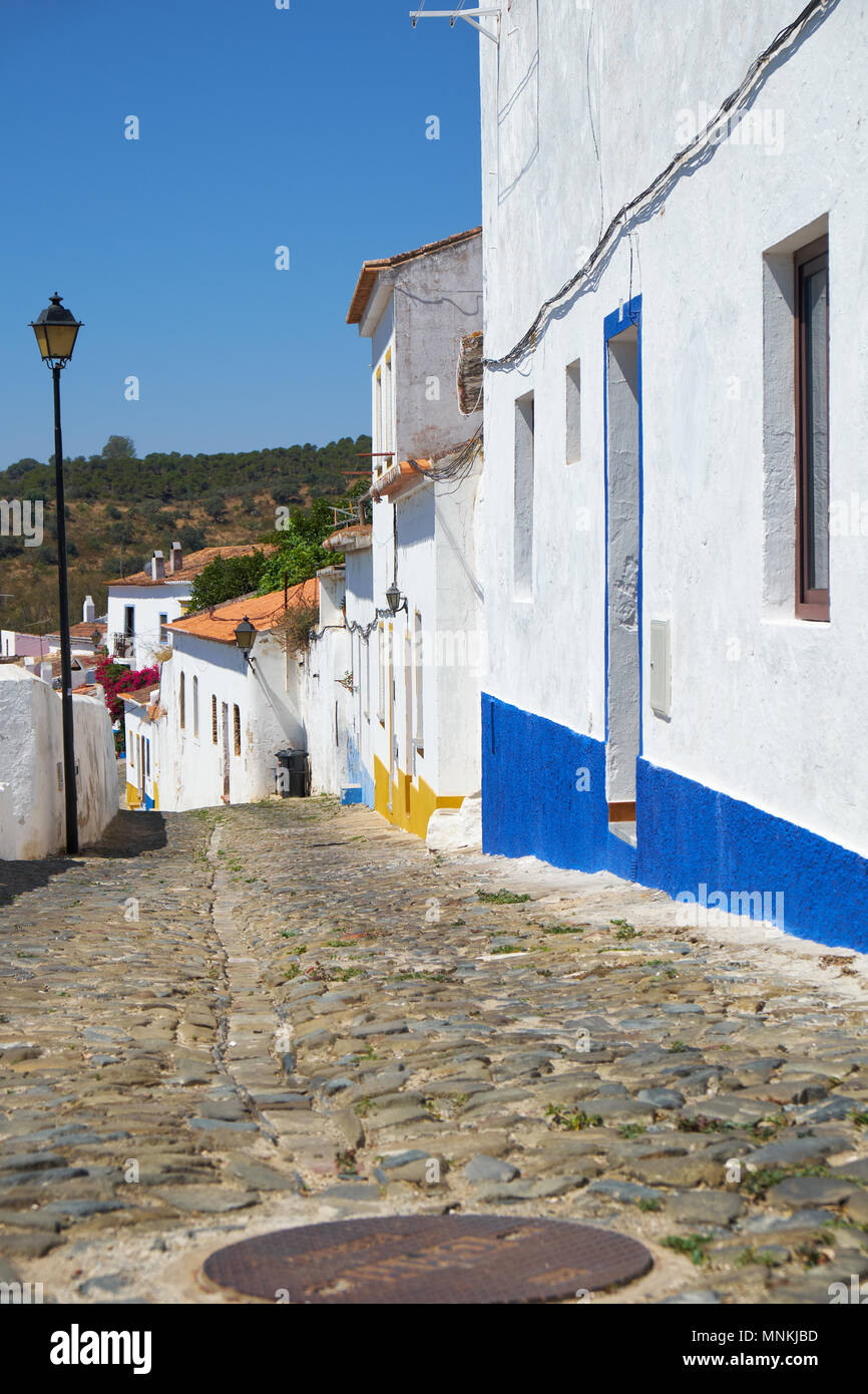 Alentejo style houses hi-res stock photography and images - Alamy