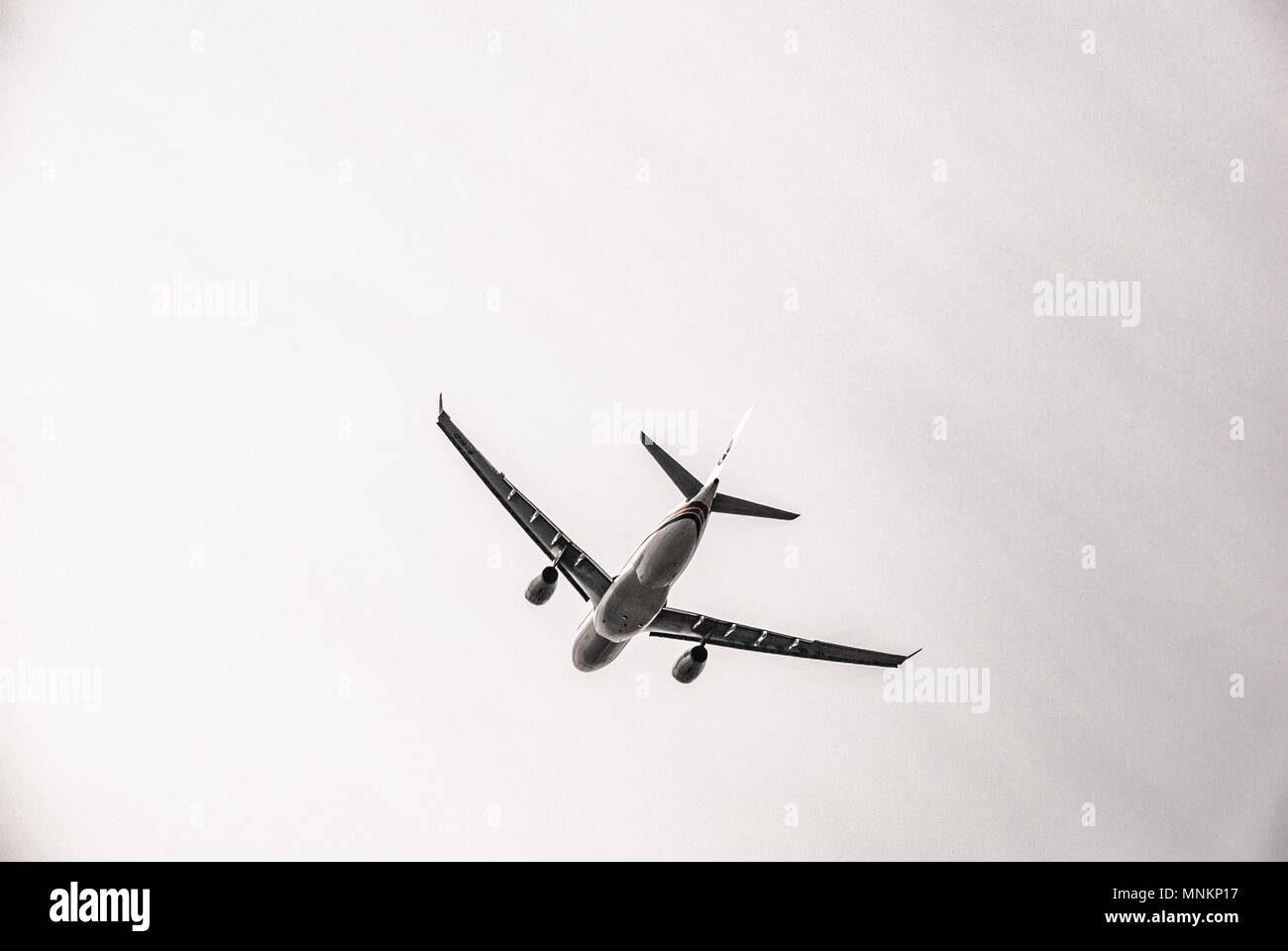 Airplane, Aircraft bottom, flying, take-off, landing Stock Photo - Alamy