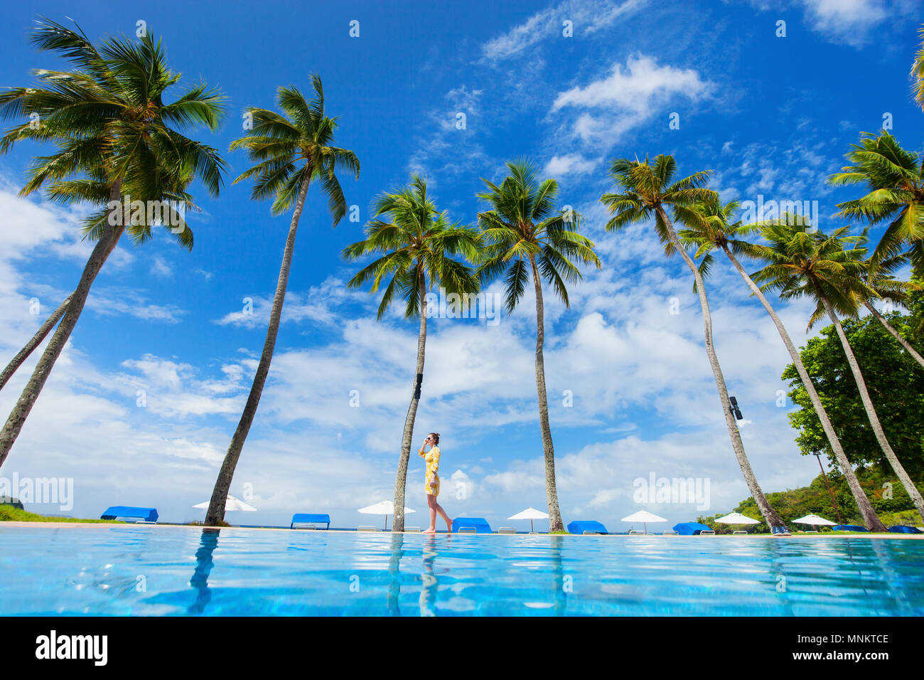Seaside infinity pool hi-res stock photography and images - Alamy