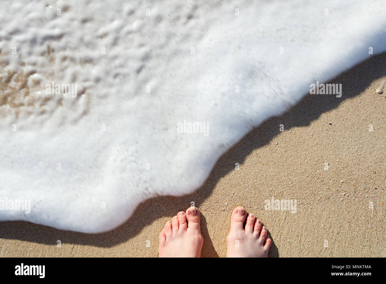 Close up sandy feet woman hi-res stock photography and images - Alamy