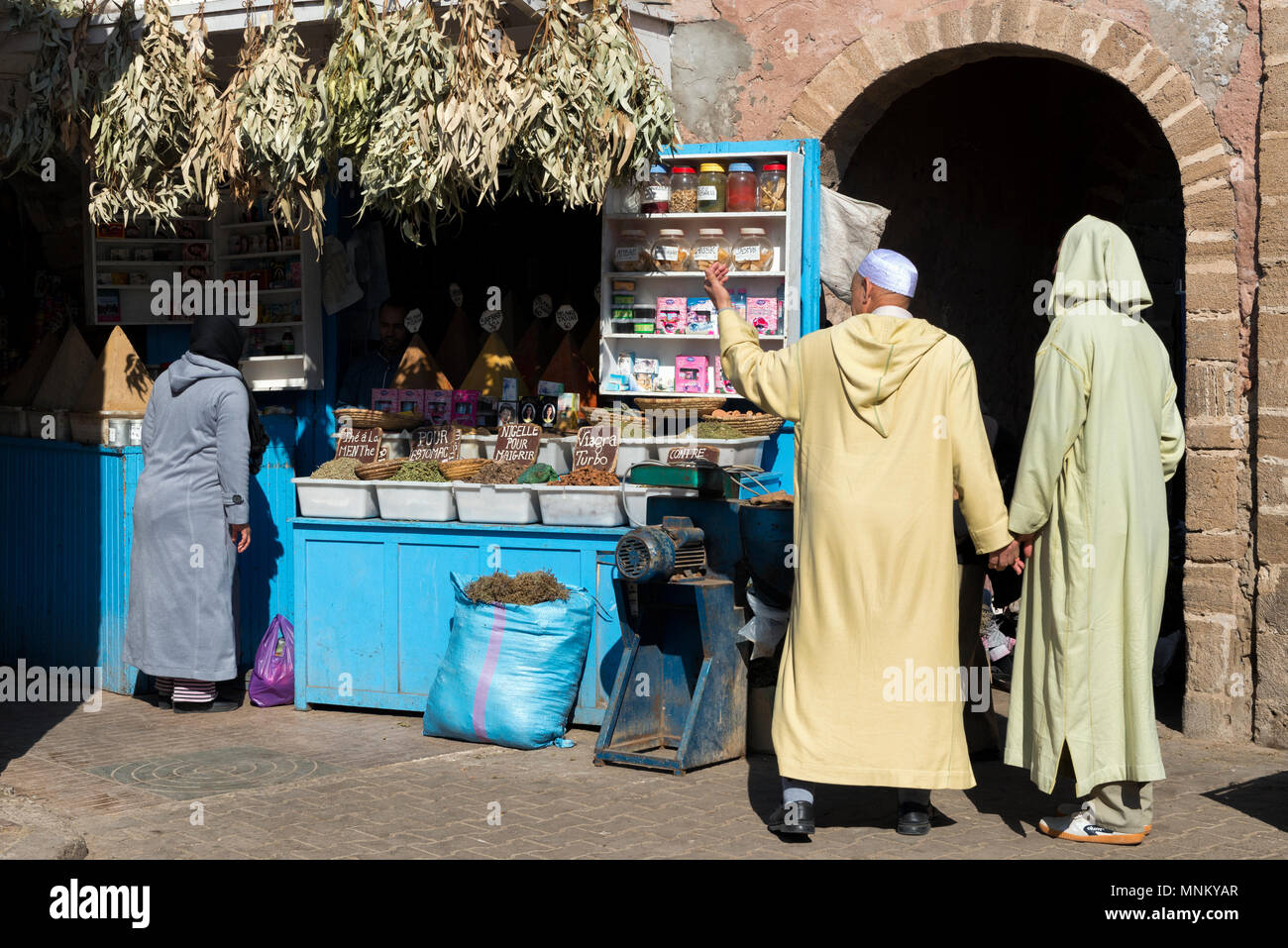 Village tea stall hi-res stock photography and images - Alamy