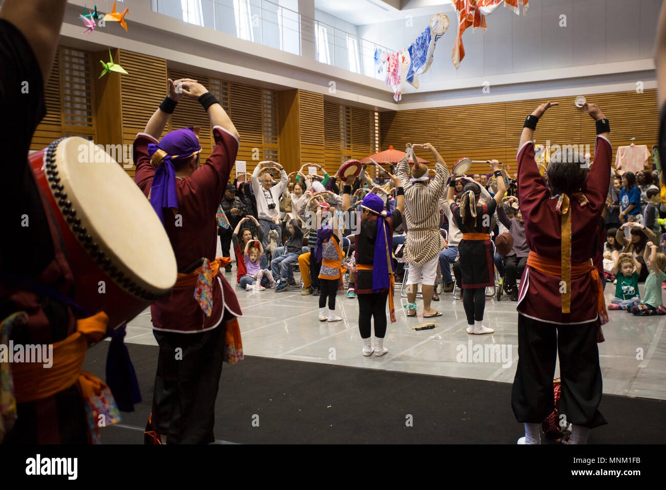 Eisa dance hi-res stock photography and images - Alamy