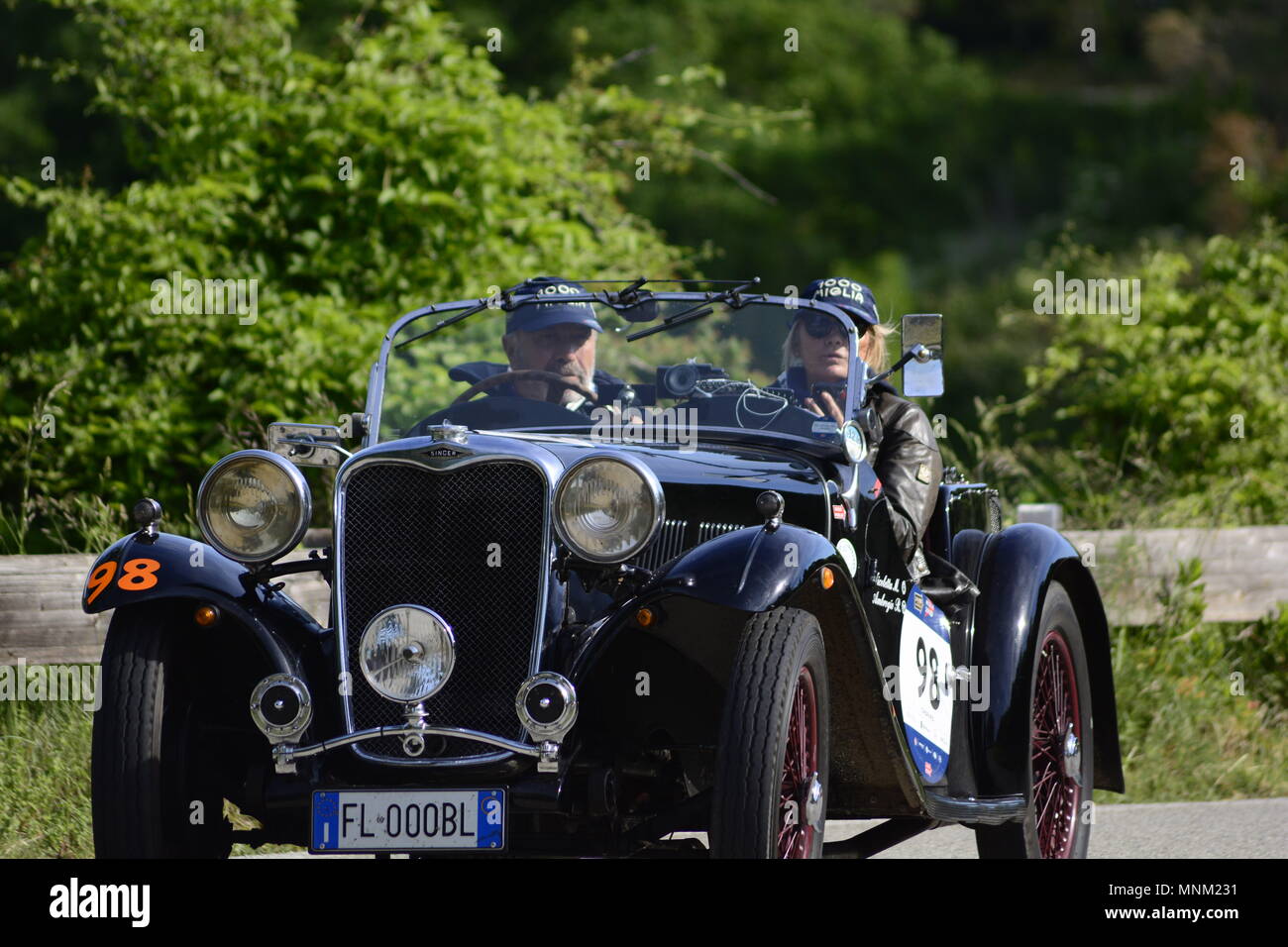 Singer roadster hi-res stock photography and images - Alamy
