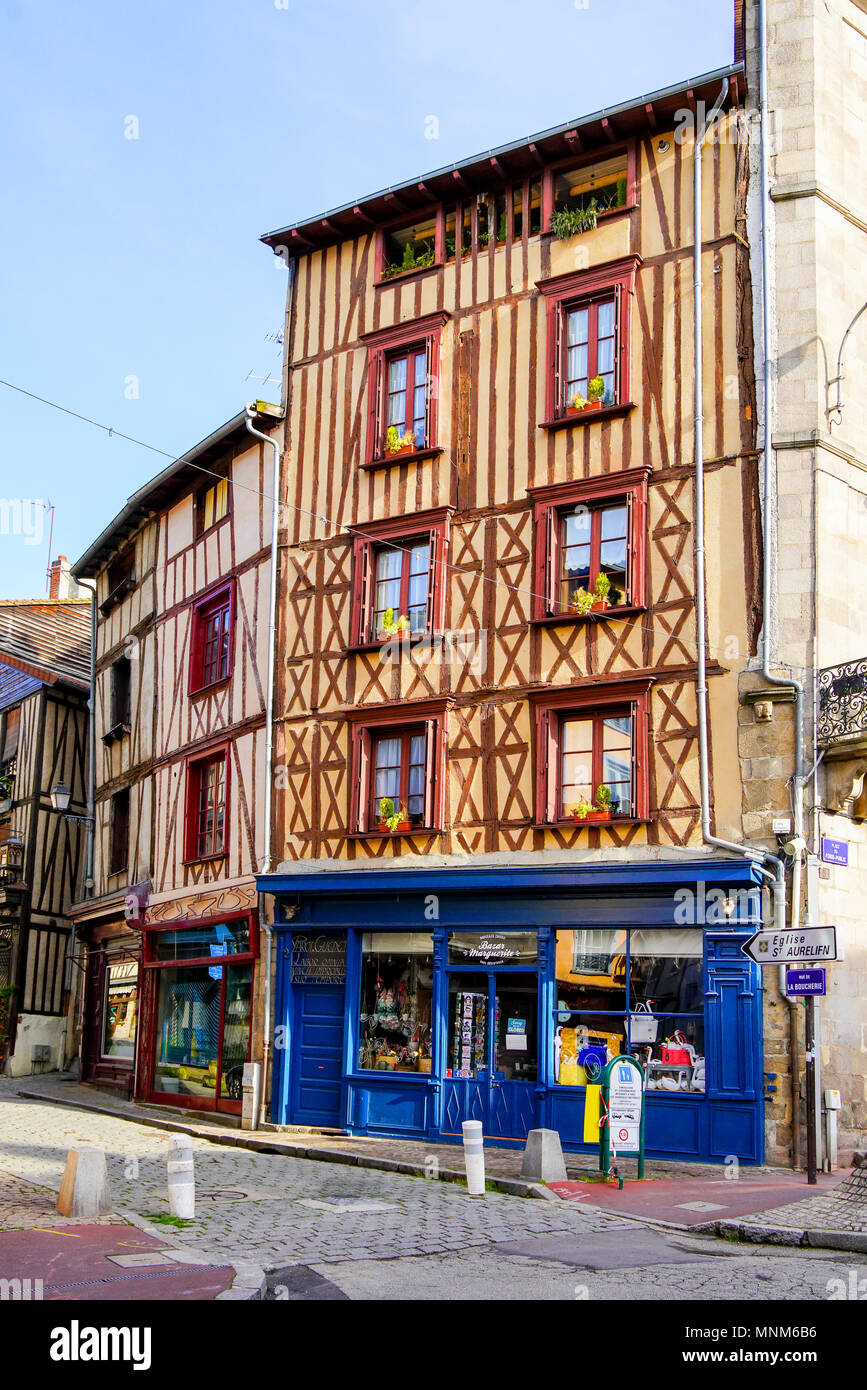 Half timber-framed houses (maison en pans de bois) in old Limoges ...