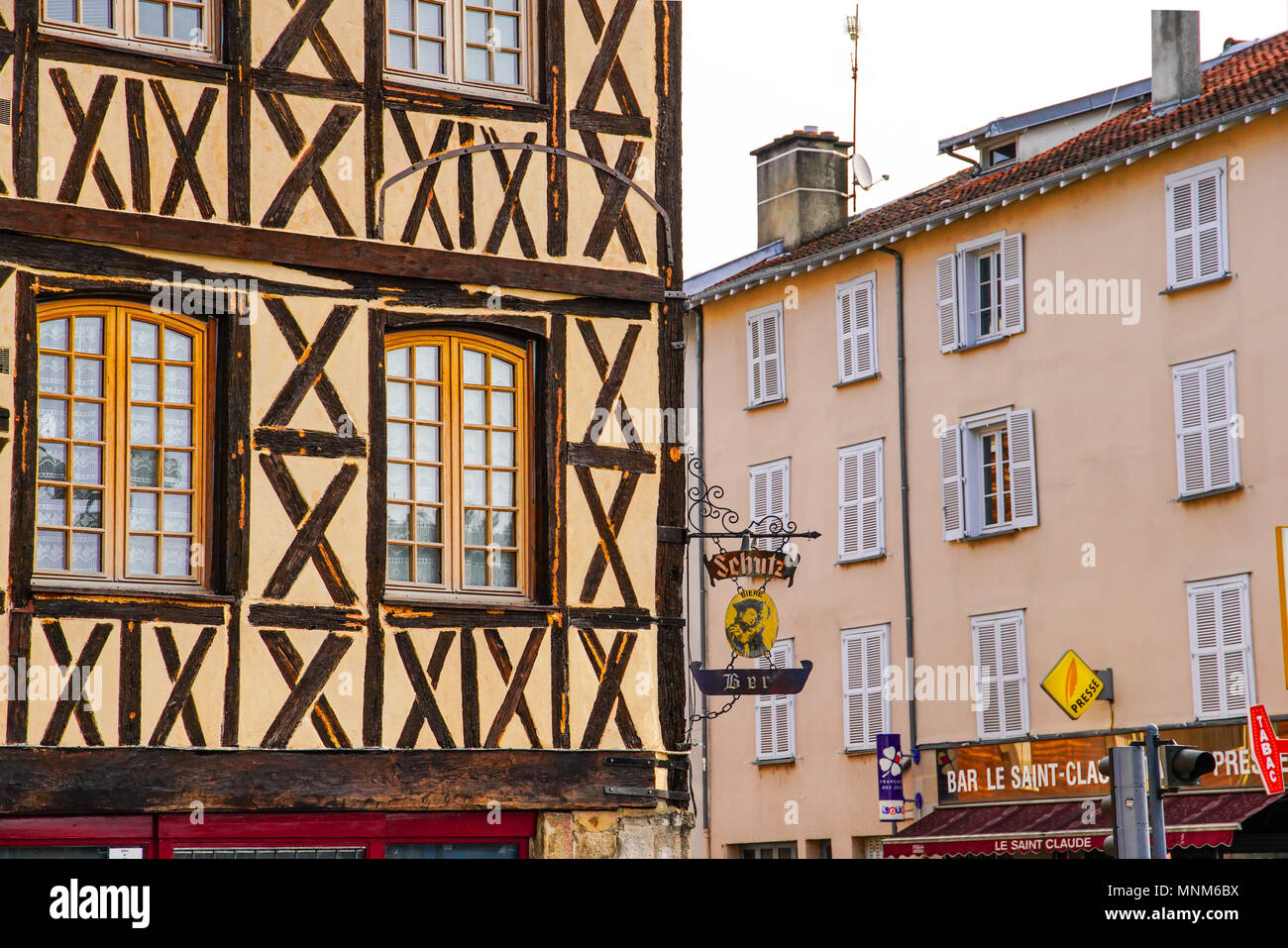 Half timber-framed houses (maison en pans de bois) in old Limoges ...