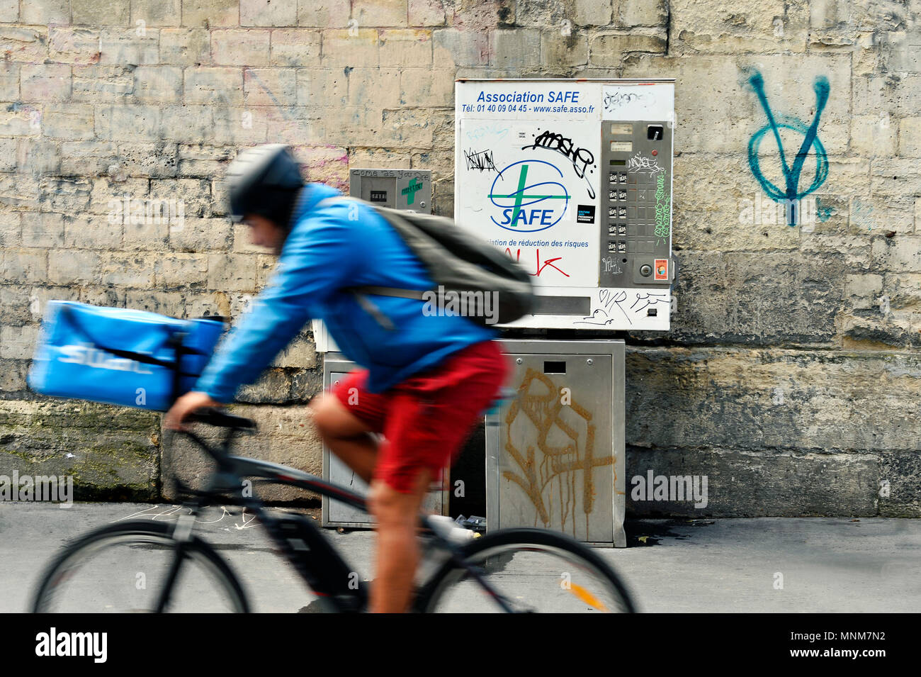 Hard Drug Safety Kit dispenser - Paris - France Stock Photo - Alamy
