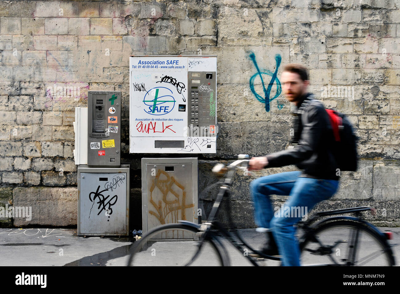 Drug addict kit hi-res stock photography and images - Alamy