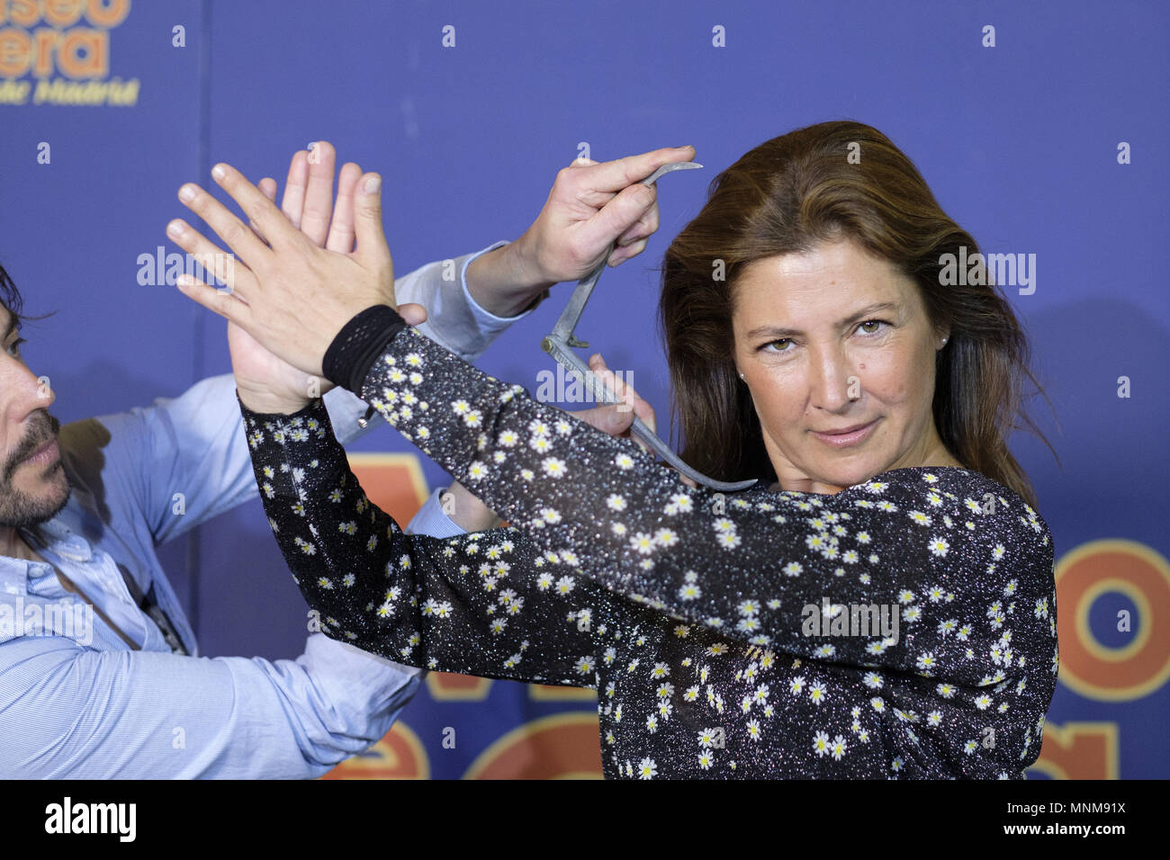 Spanish dancer Sara Baras gets measured for her wax figure at Wax ...