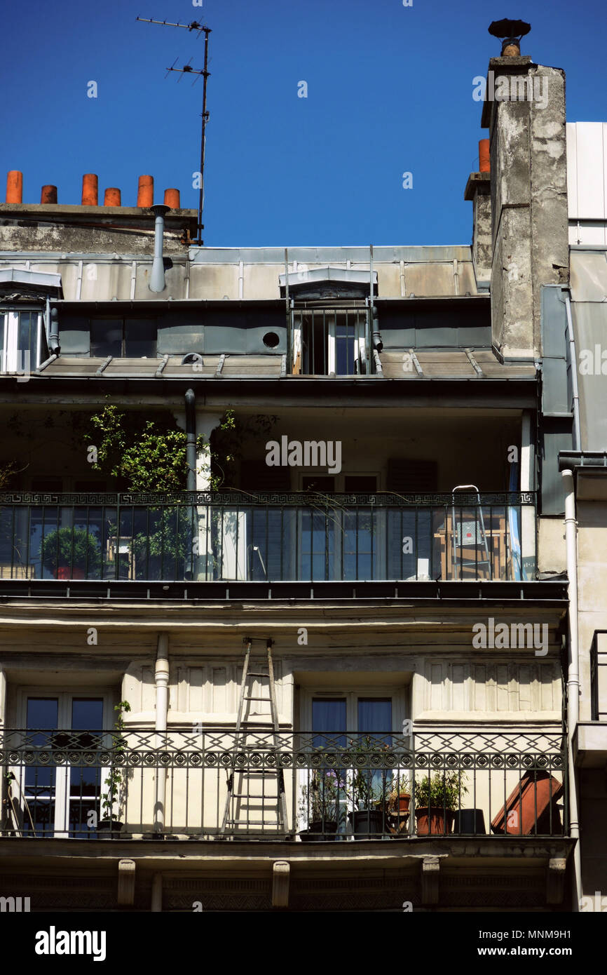 PARIS FRANCE - PARIS WINDOWS AND FACADES - PARISIAN BUILDINGS AND ...