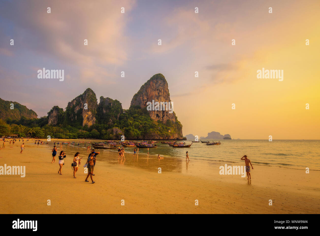 Railay beach hi-res stock photography and images - Alamy
