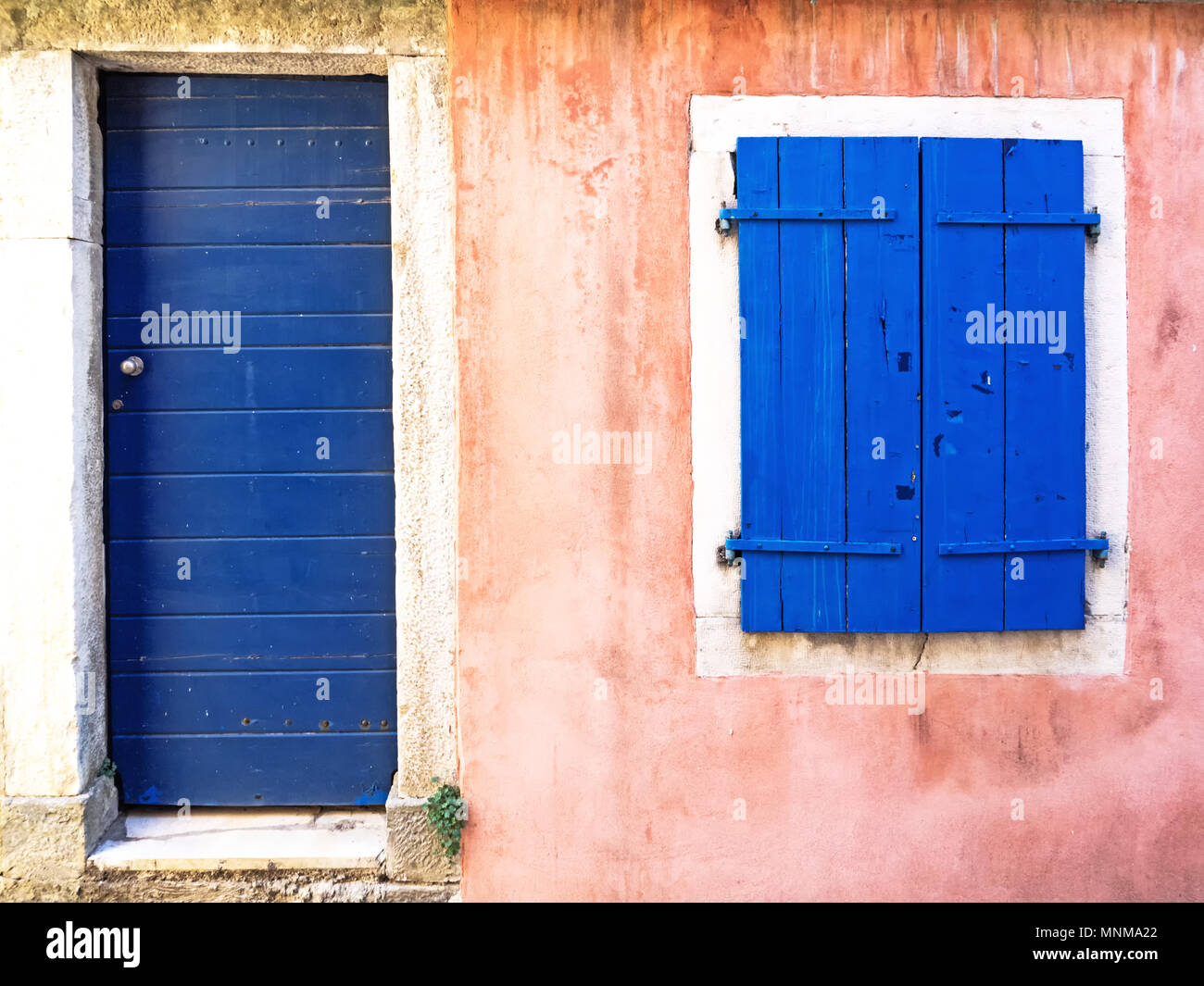 Pink painted building hi-res stock photography and images - Alamy