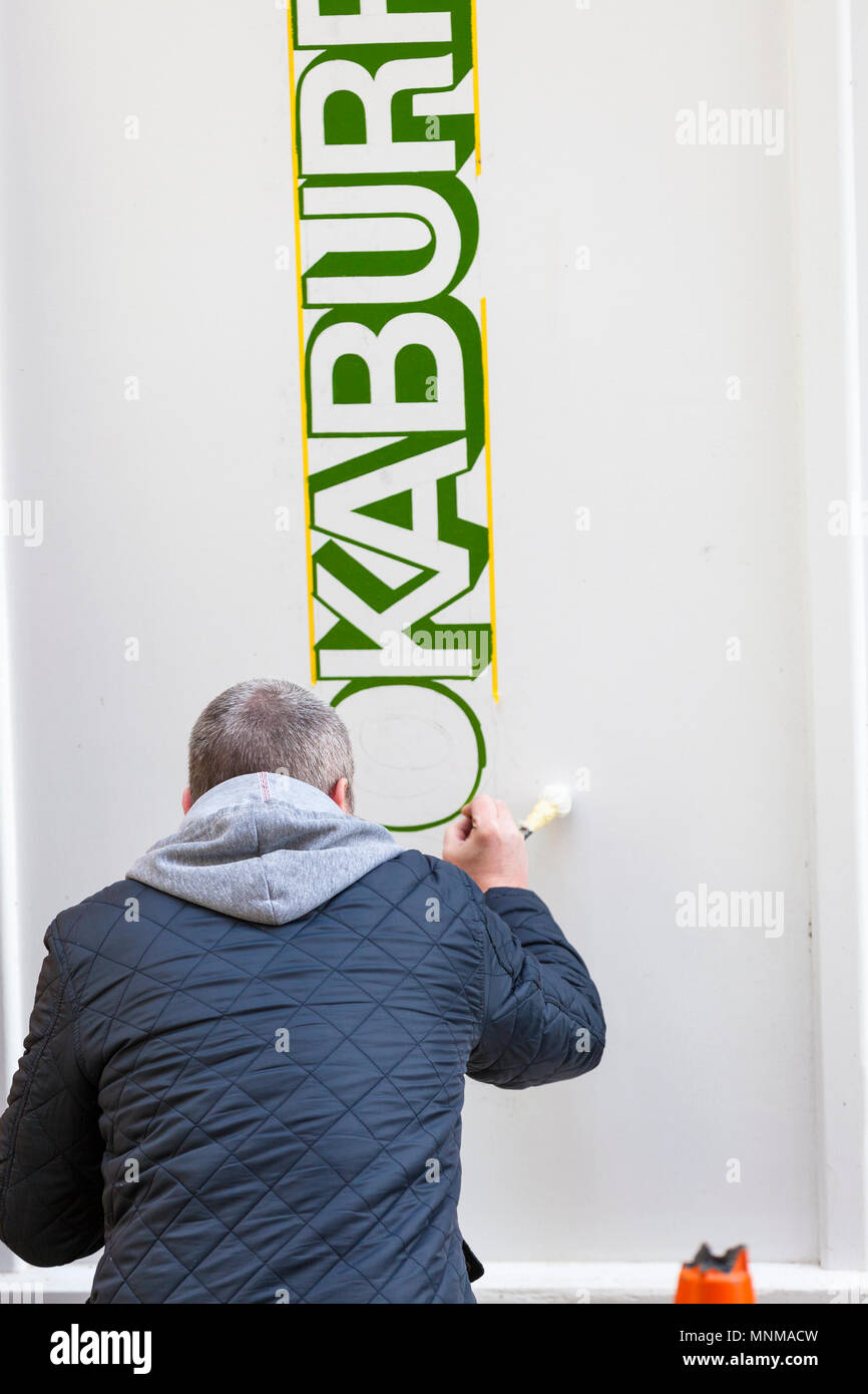 Signwriting shop front hi-res stock photography and images - Alamy