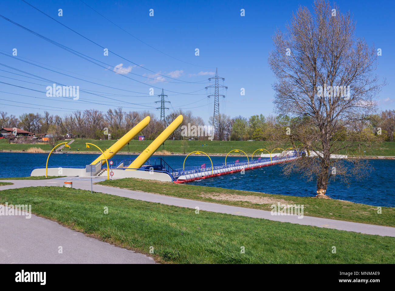 Floating ponton hi-res stock photography and images - Alamy