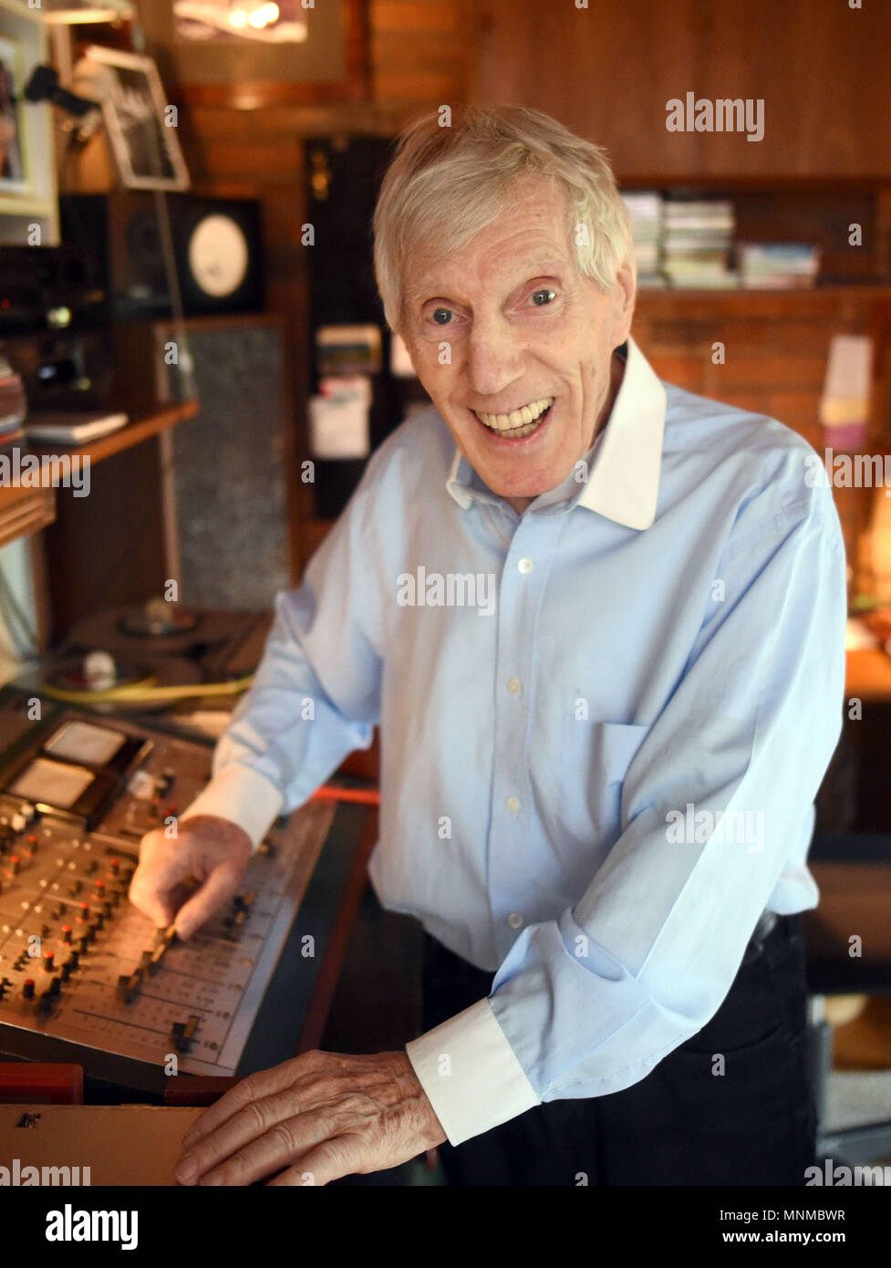 16 May 2018, Germany, Overath: Pop singer Hans Blum demonstrates the ...