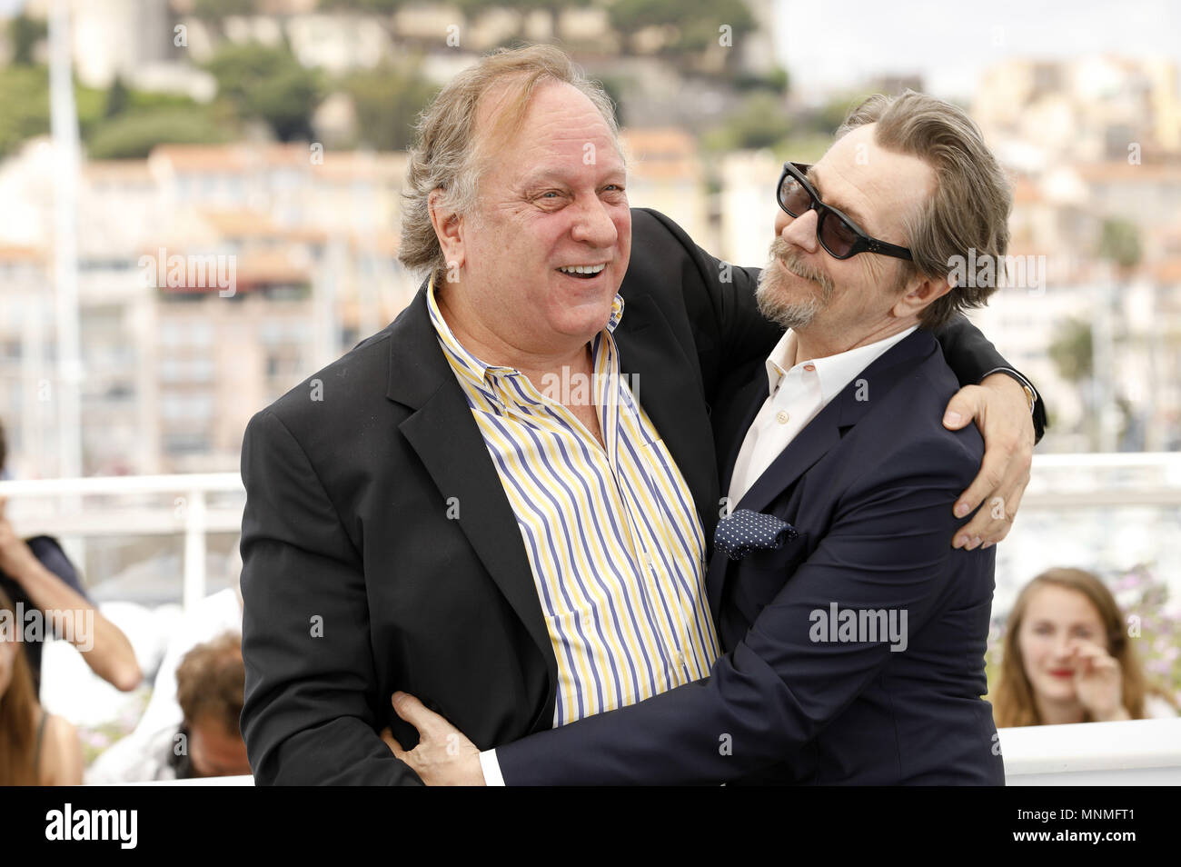Cannes, Frankreich. 17th May, 2018. Douglas Urbanski und Gary Oldman at ...