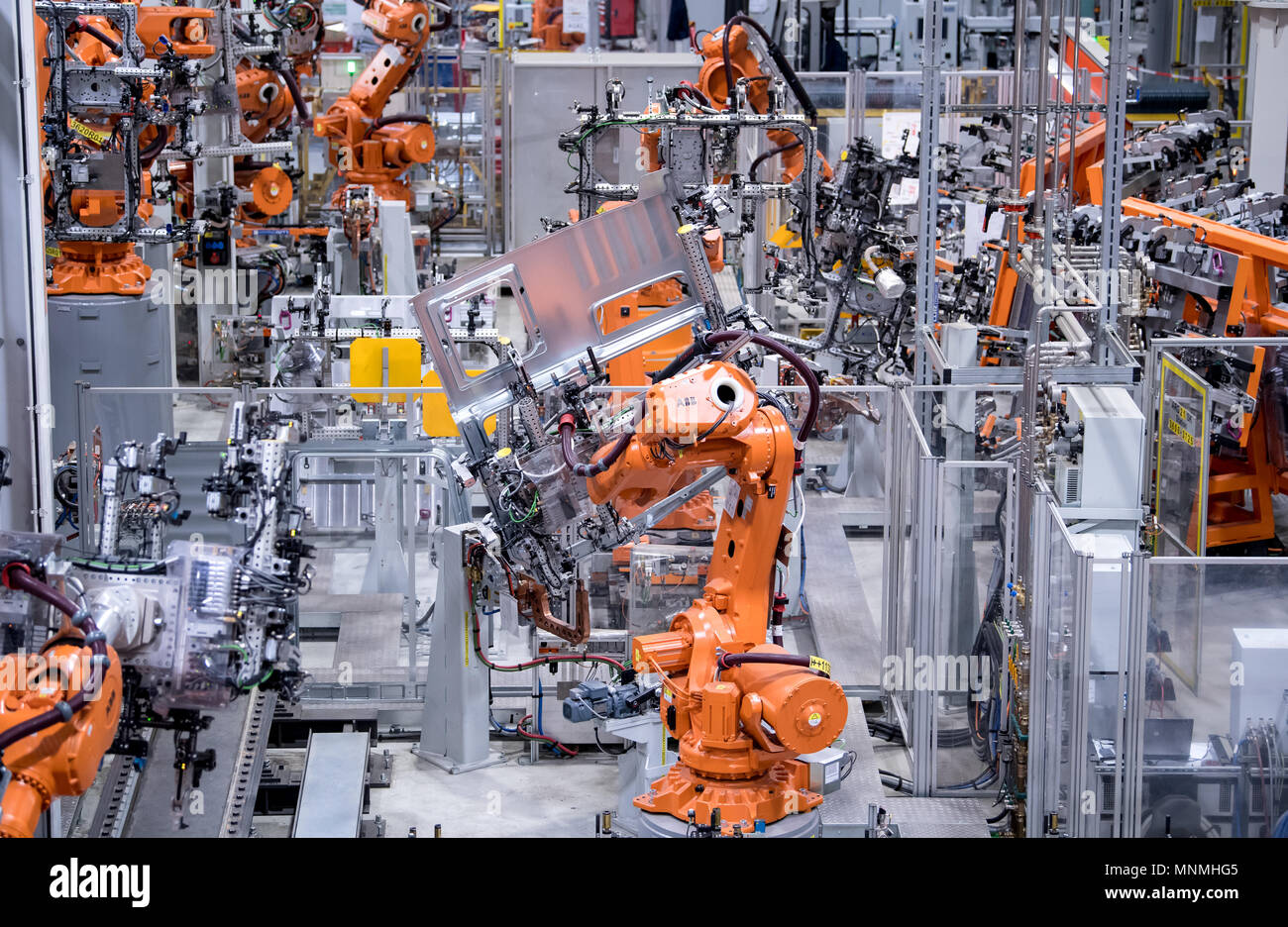 Abb robots hi-res stock photography and images - Alamy