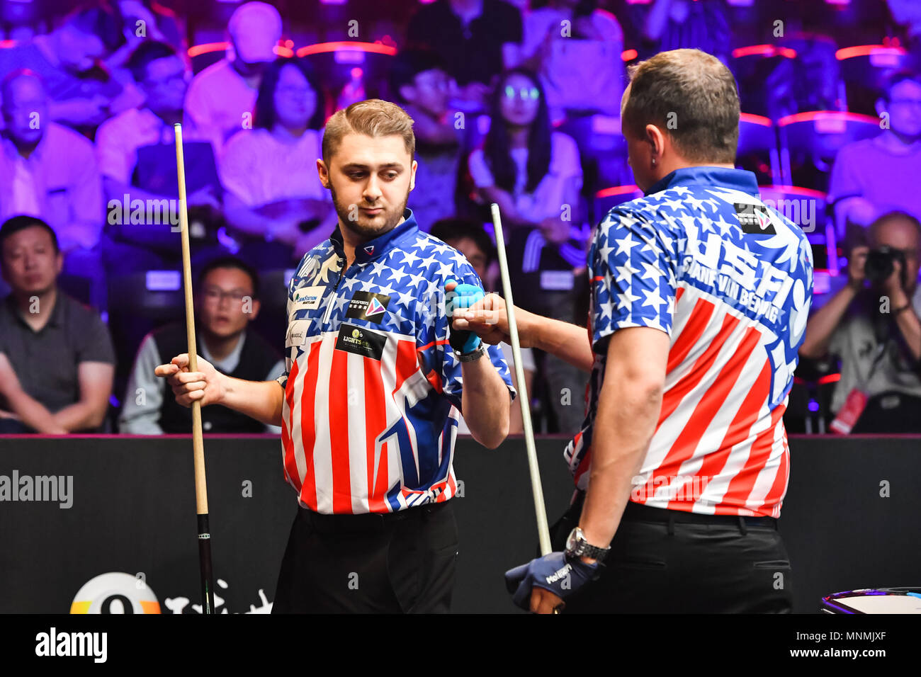 Shane black predator hi-res stock photography and images - Alamy