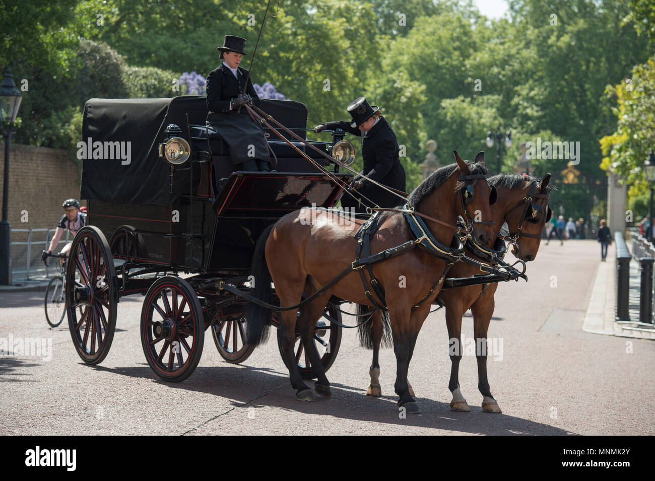Horse Drawn Carriage London Stock Photos & Horse Drawn Carriage London ...