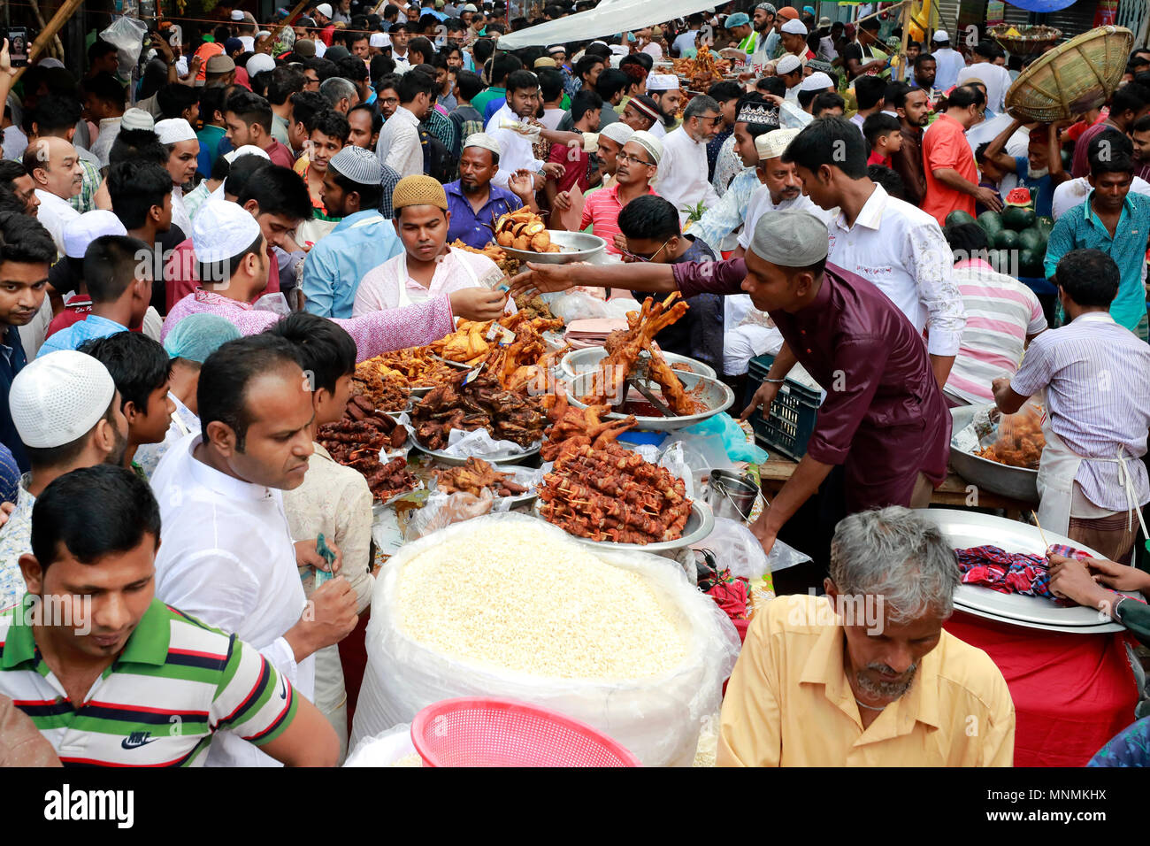 The iftar market hi-res stock photography and images - Alamy