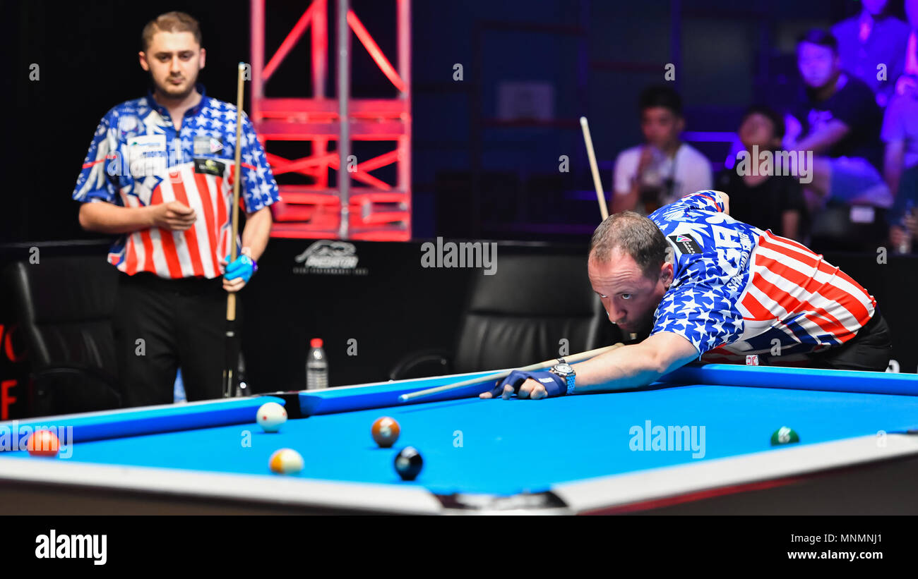 Shane black predator hi-res stock photography and images - Alamy