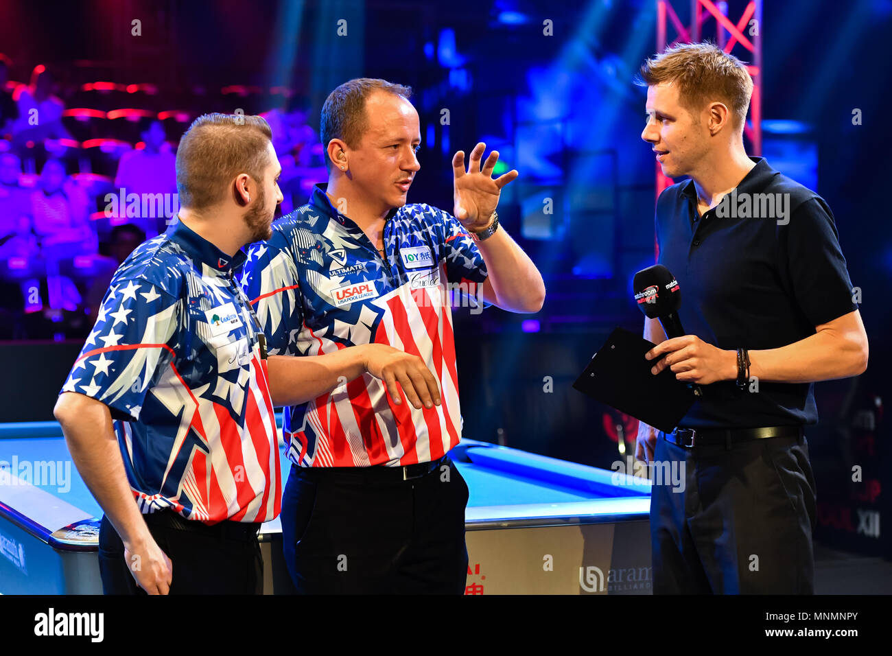 Shane black predator hi-res stock photography and images - Alamy