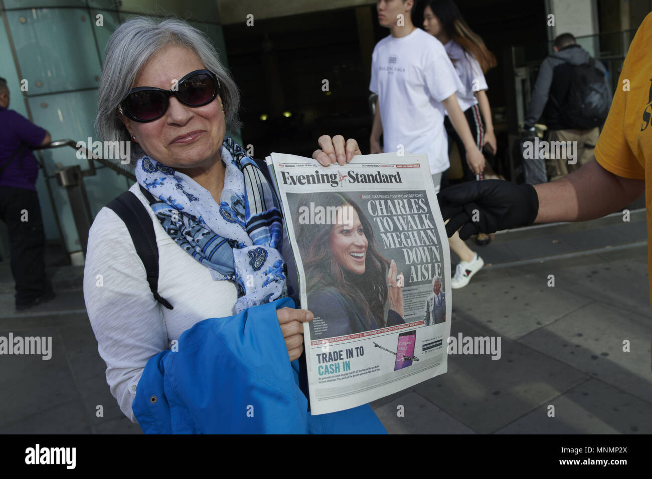 May 19, 2018 - London, Spain - Angelini catch a Newspaper in the ...