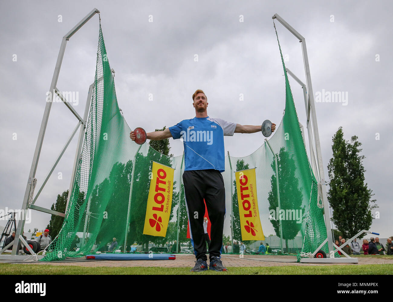 Discus olympic champion hi-res stock photography and images - Alamy