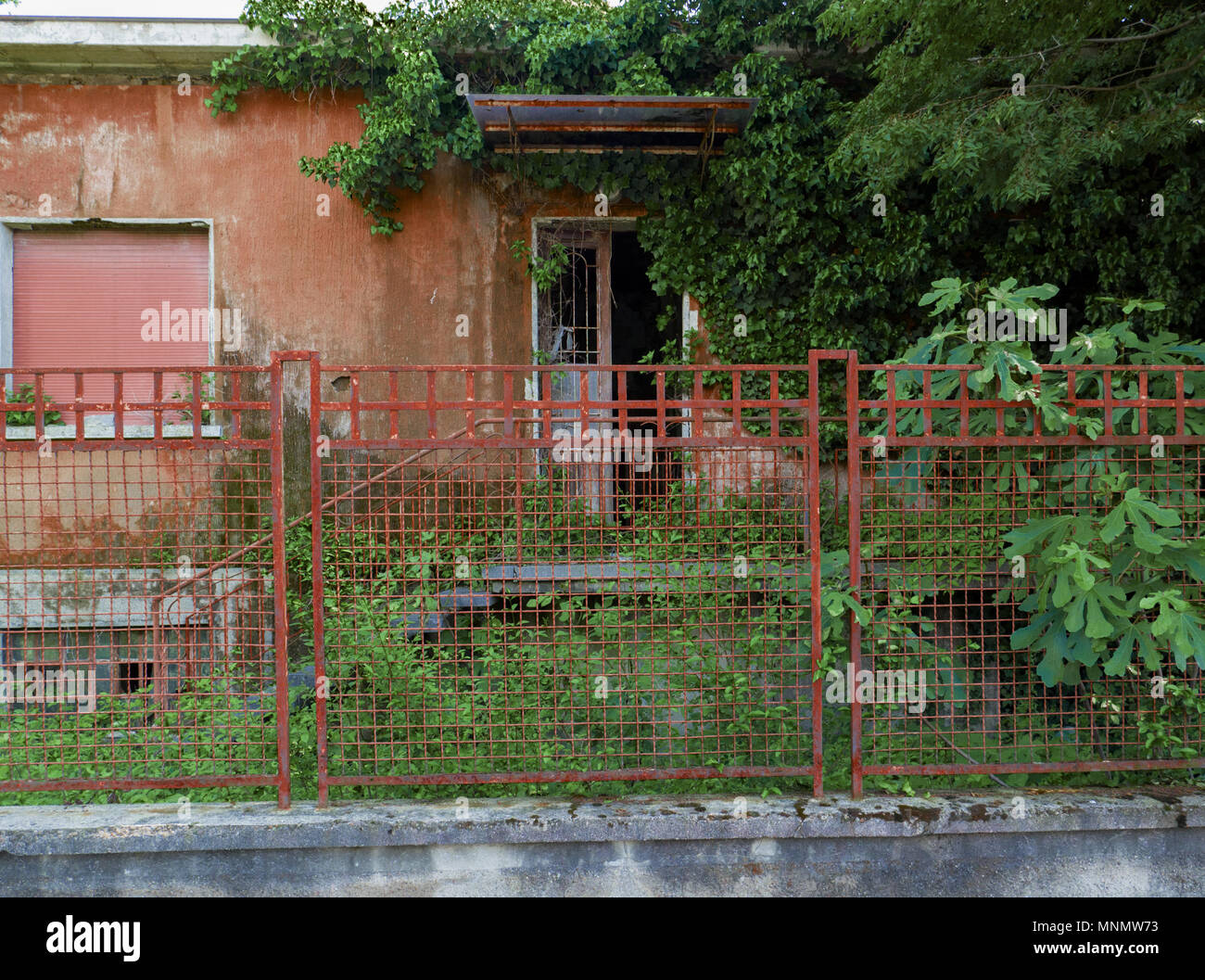 exterior of an abandoned and unsafe italian house Stock Photo - Alamy