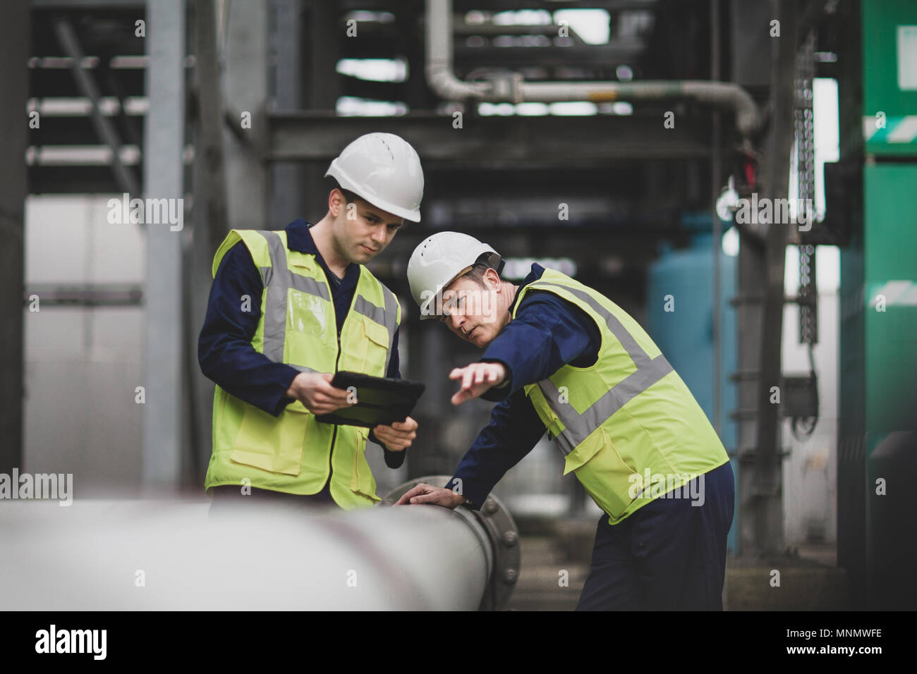 Industrial teamwork hi-res stock photography and images - Alamy