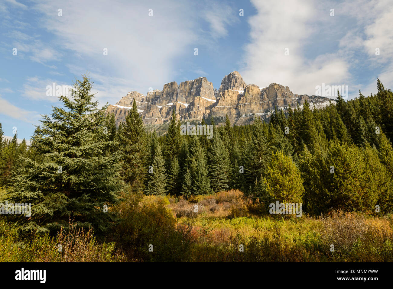 Banff scenic hi-res stock photography and images - Alamy