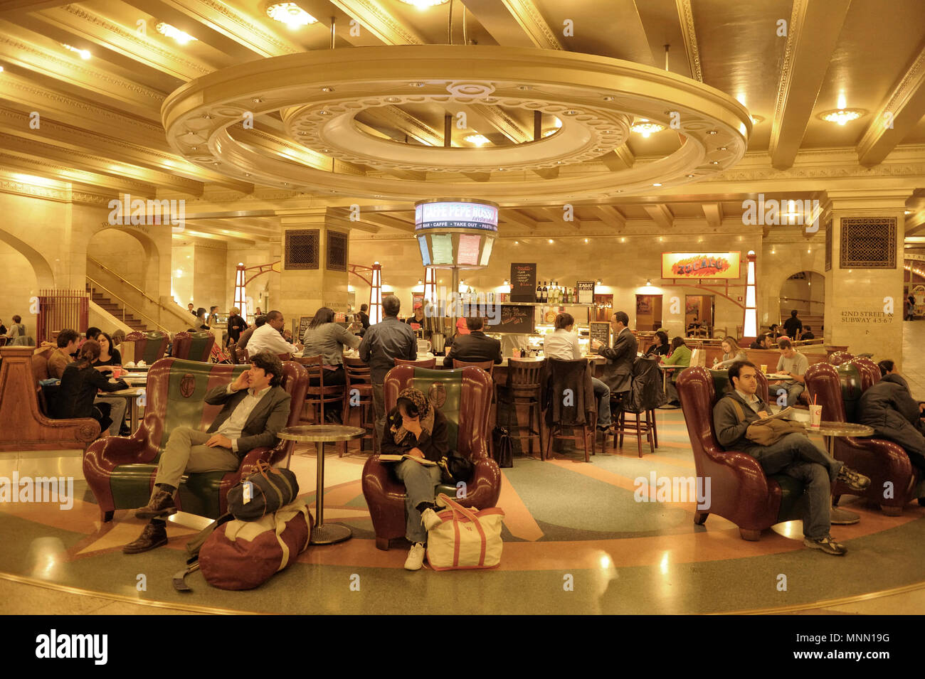 Grand central dining concourse hi-res stock photography and images - Alamy