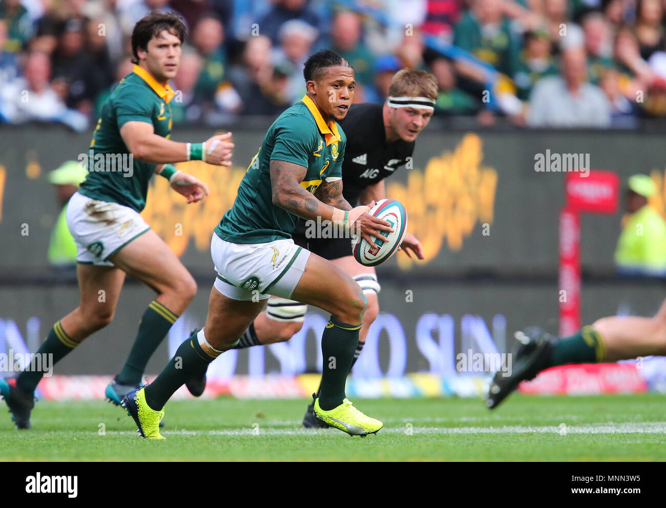CAPE TOWN, SOUTH AFRICA - Saturday 7 October 2017, Elton Jantjies of ...