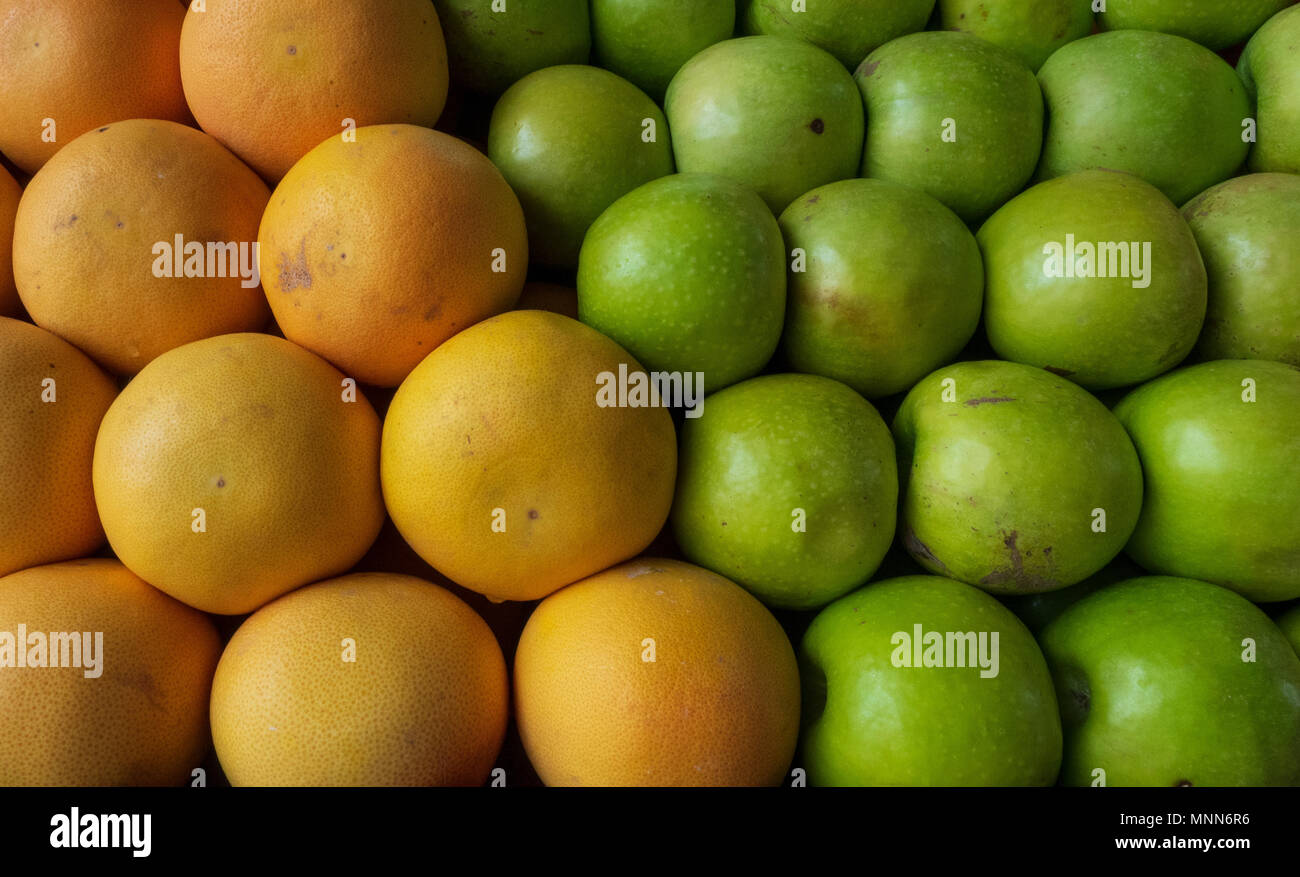 Comparing apples oranges hi-res stock photography and images - Alamy
